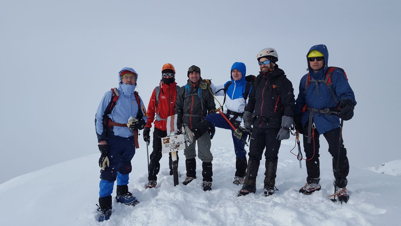 BUCEGI IARNA – VARFUL BUCSOIU MARE – Povești Altfel